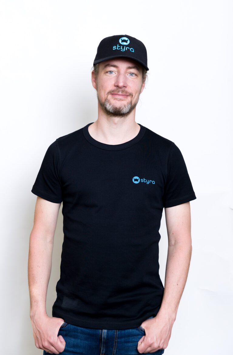 Adam Sandor - IDnext